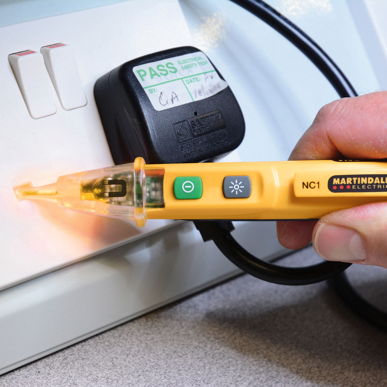 Martindale NC1 Non-contact Solenoid/Magnetic Field Tester – Martindale ...
